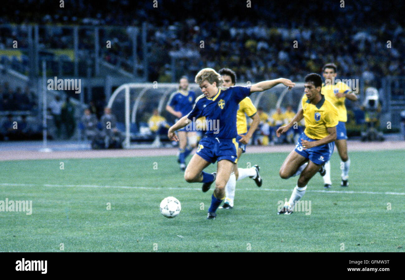 (L-R) Tomas Brolin (SWE), Branco, Mozer (BRA), JUNE 10, 1990 - Football ...