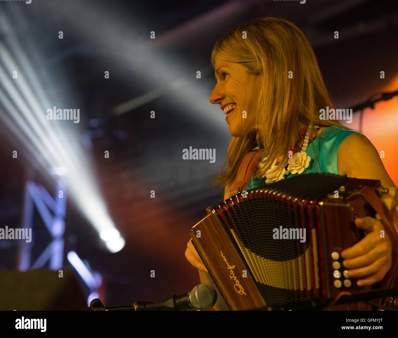 Sharon shannon folk hi-res stock photography and images - Alamy