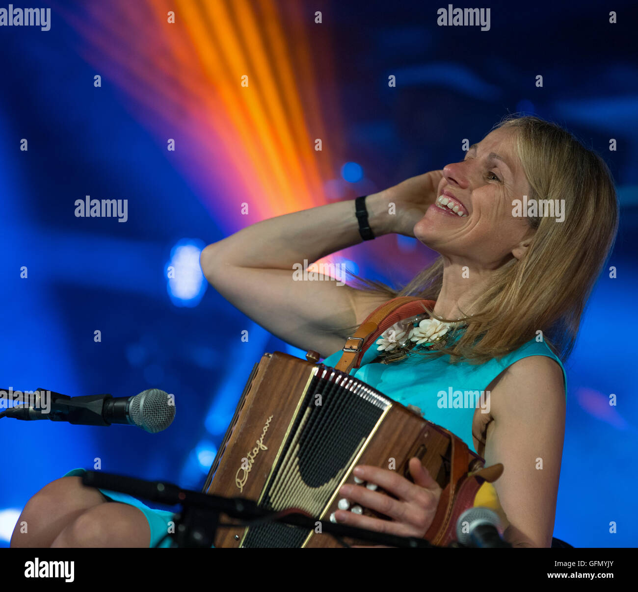 Sharon shannon irish band hi-res stock photography and images - Alamy