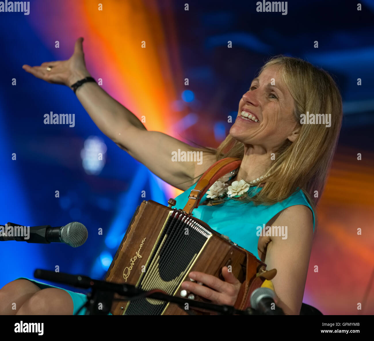 Sharon shannon band hi-res stock photography and images - Alamy