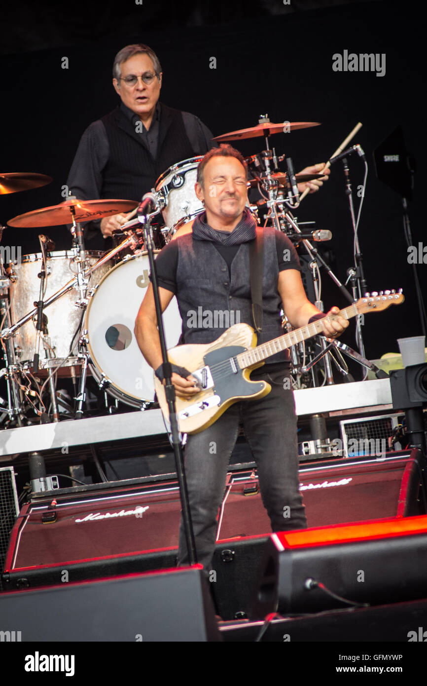 Soozie tyrell hi-res stock photography and images - Alamy