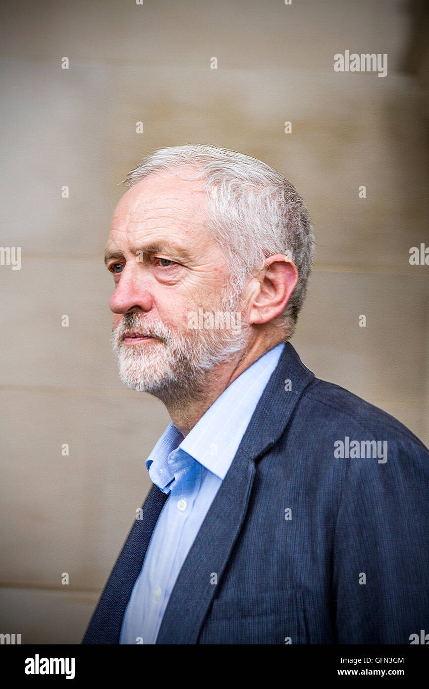 Jeremy corbyn portrait hi-res stock photography and images - Alamy