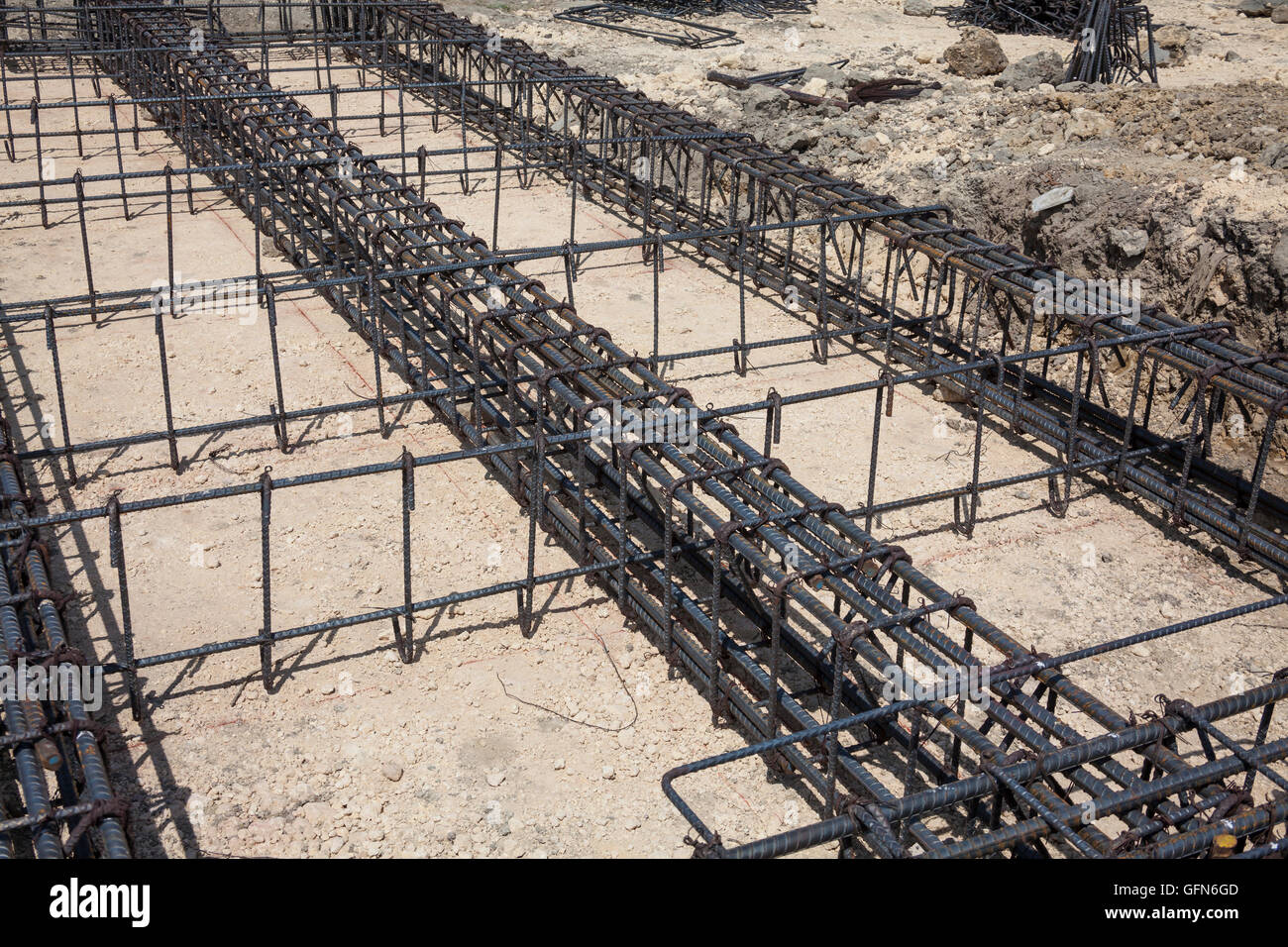 Iron framework hi-res stock photography and images - Alamy