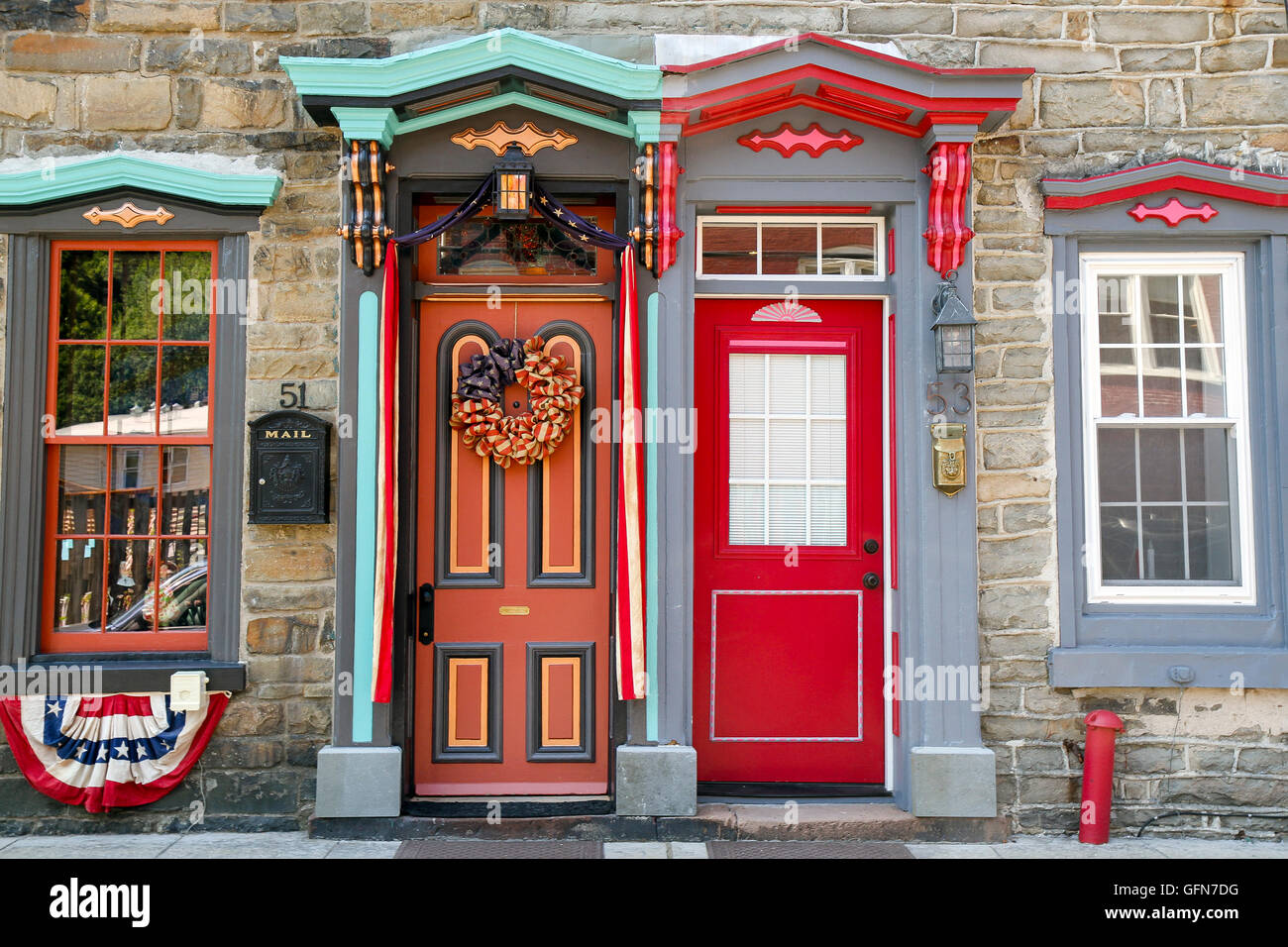 Row of doors hi-res stock photography and images - Alamy