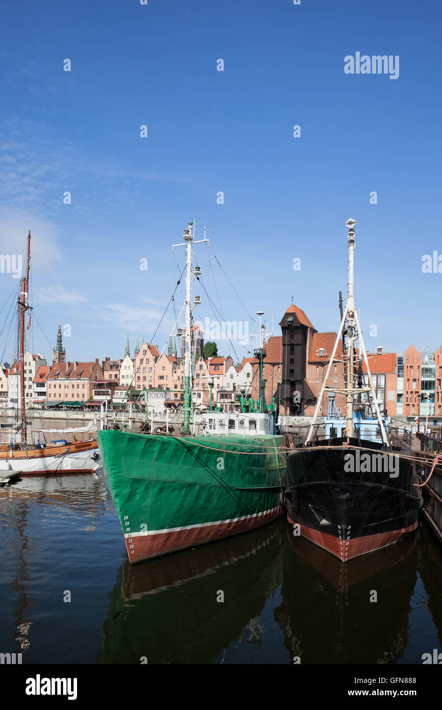 Old fishing boat crane hi-res stock photography and images - Alamy