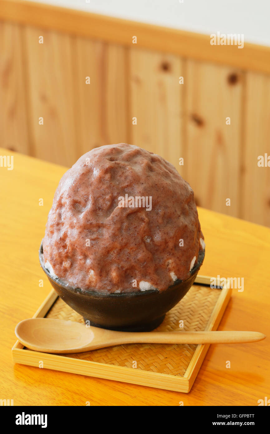 Red bean shaved ice hi-res stock photography and images - Alamy