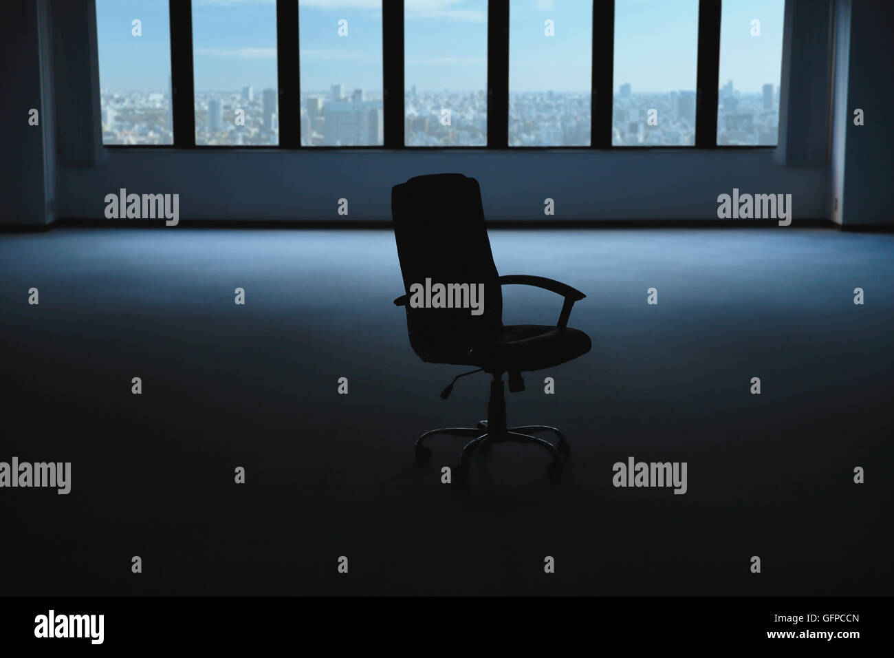 Empty office hi-res stock photography and images - Alamy