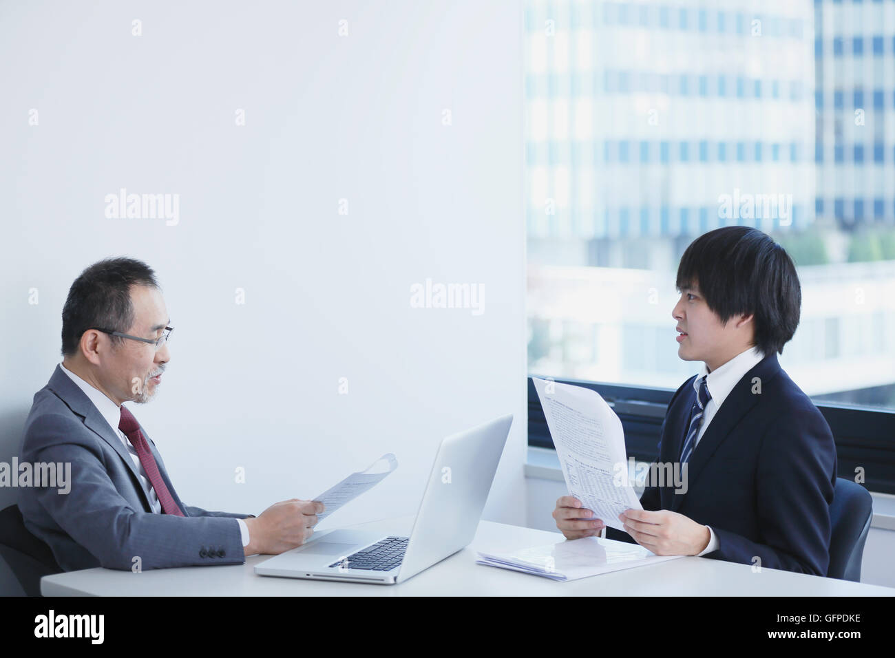 Japanese businesspeople in a modern office Stock Photo - Alamy