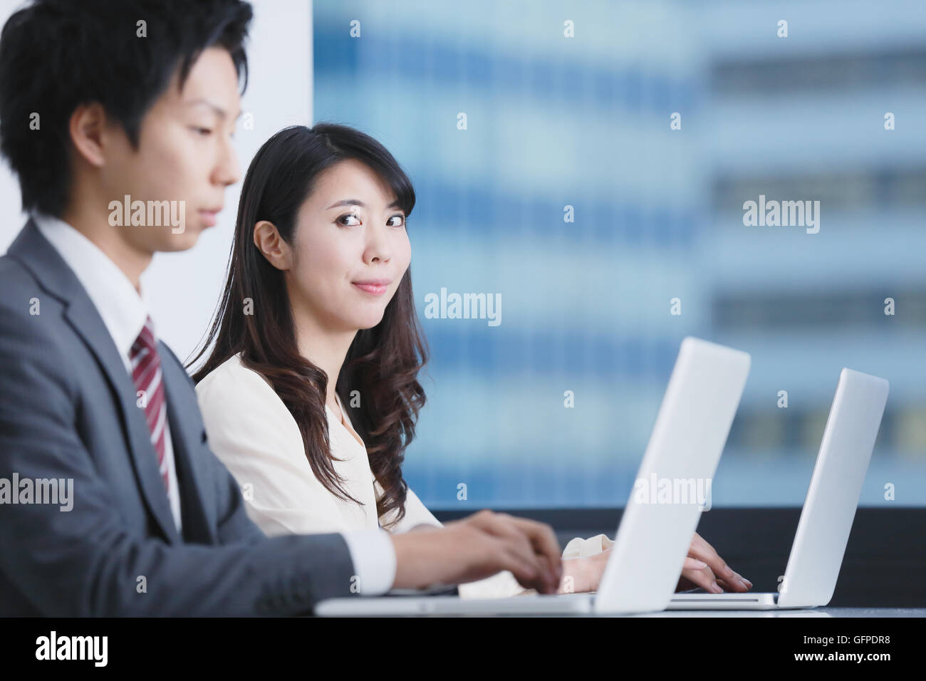 Japanese businesspeople in a modern office Stock Photo - Alamy