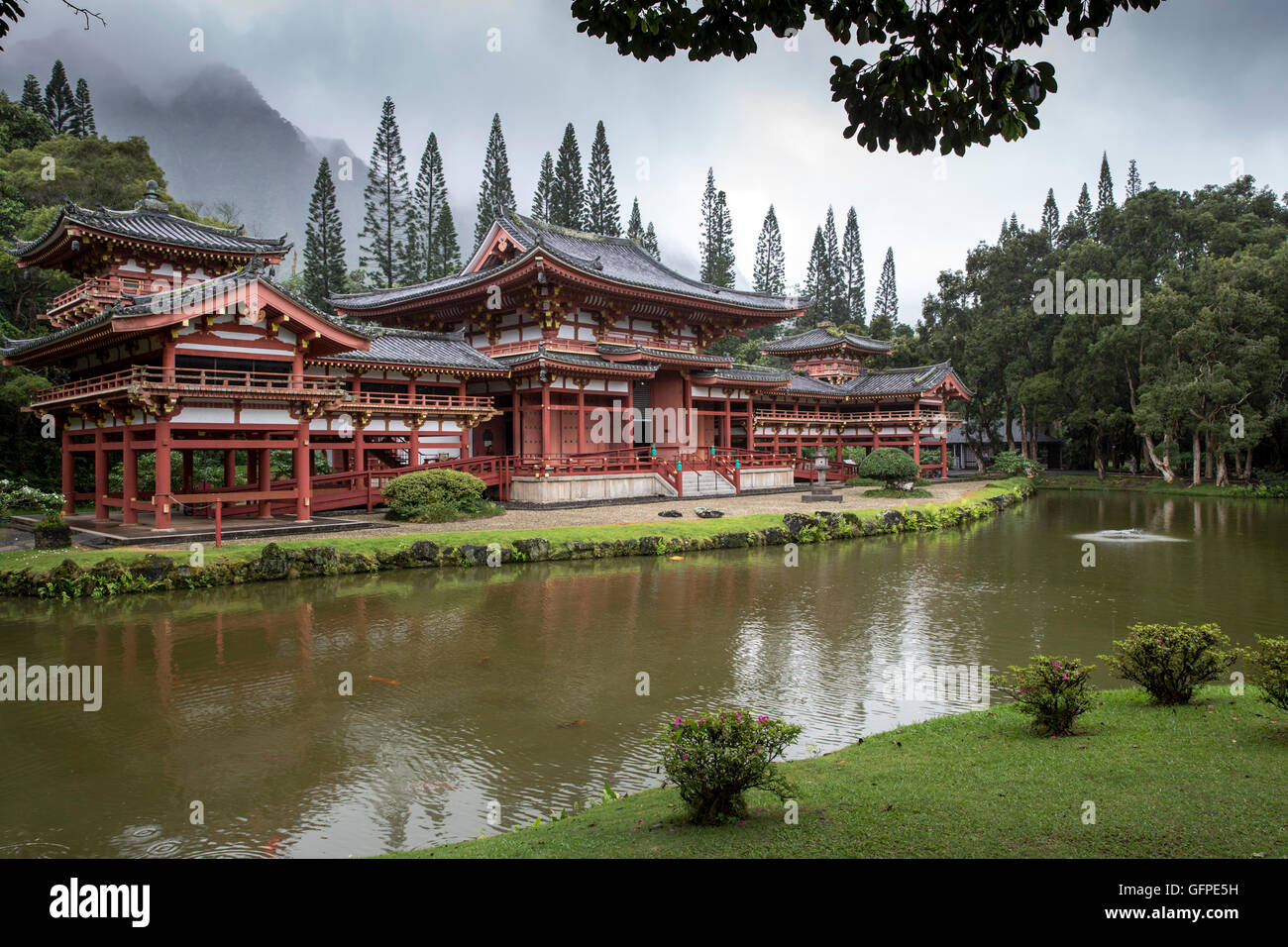 Byodo in temple hi-res stock photography and images - Alamy