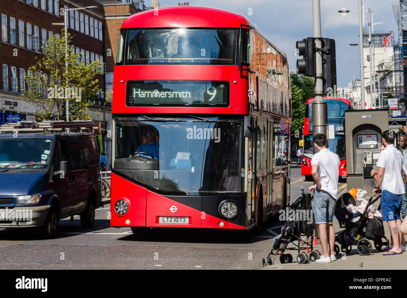No 9 bus london hi-res stock photography and images - Alamy