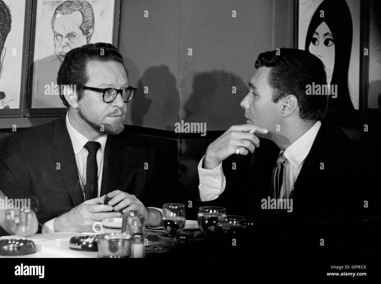 Les Crane and Alfred Drake at Sardi’s Restaurant in midtown Manhattan ...