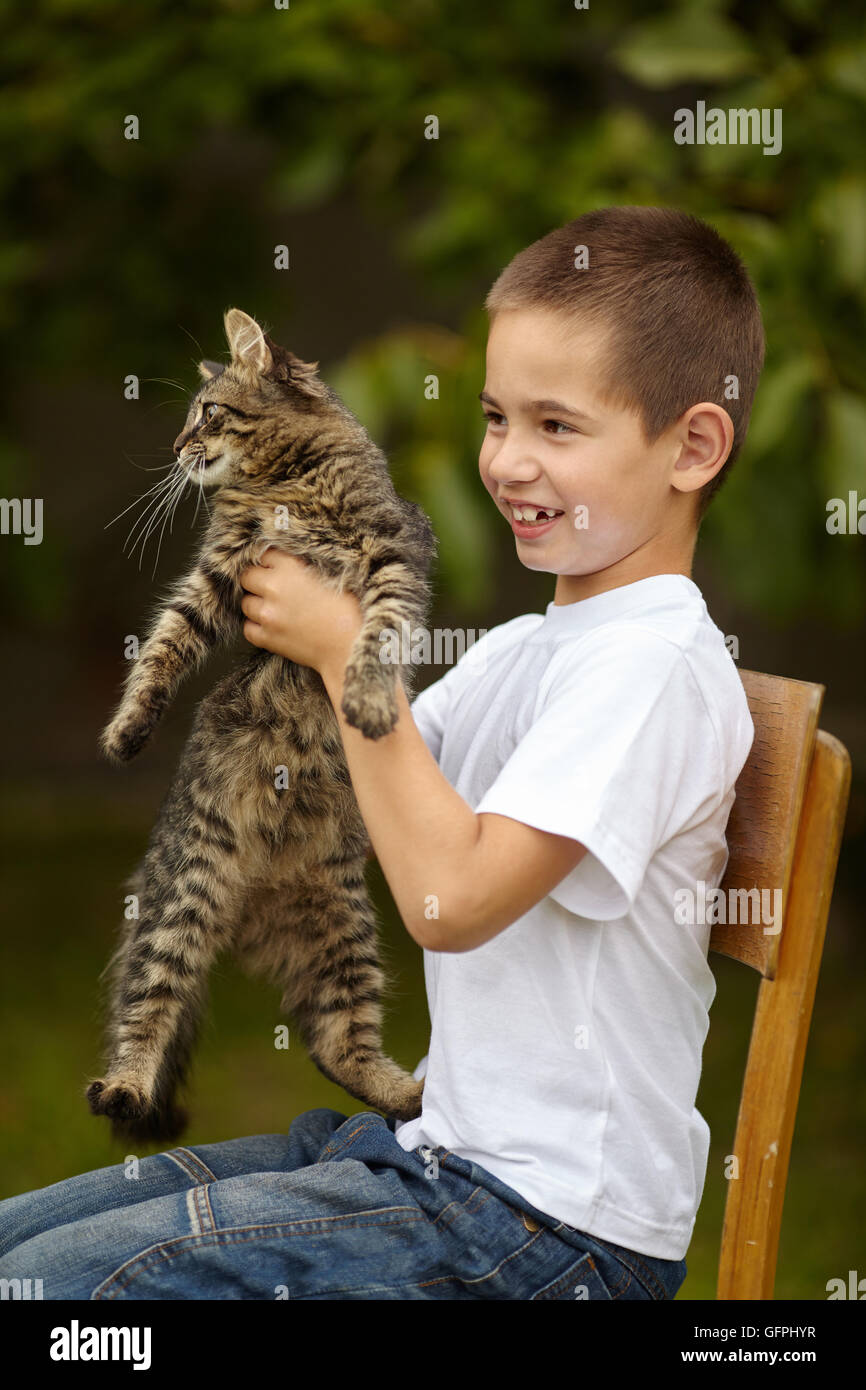 Small boy cat hi-res stock photography and images - Alamy