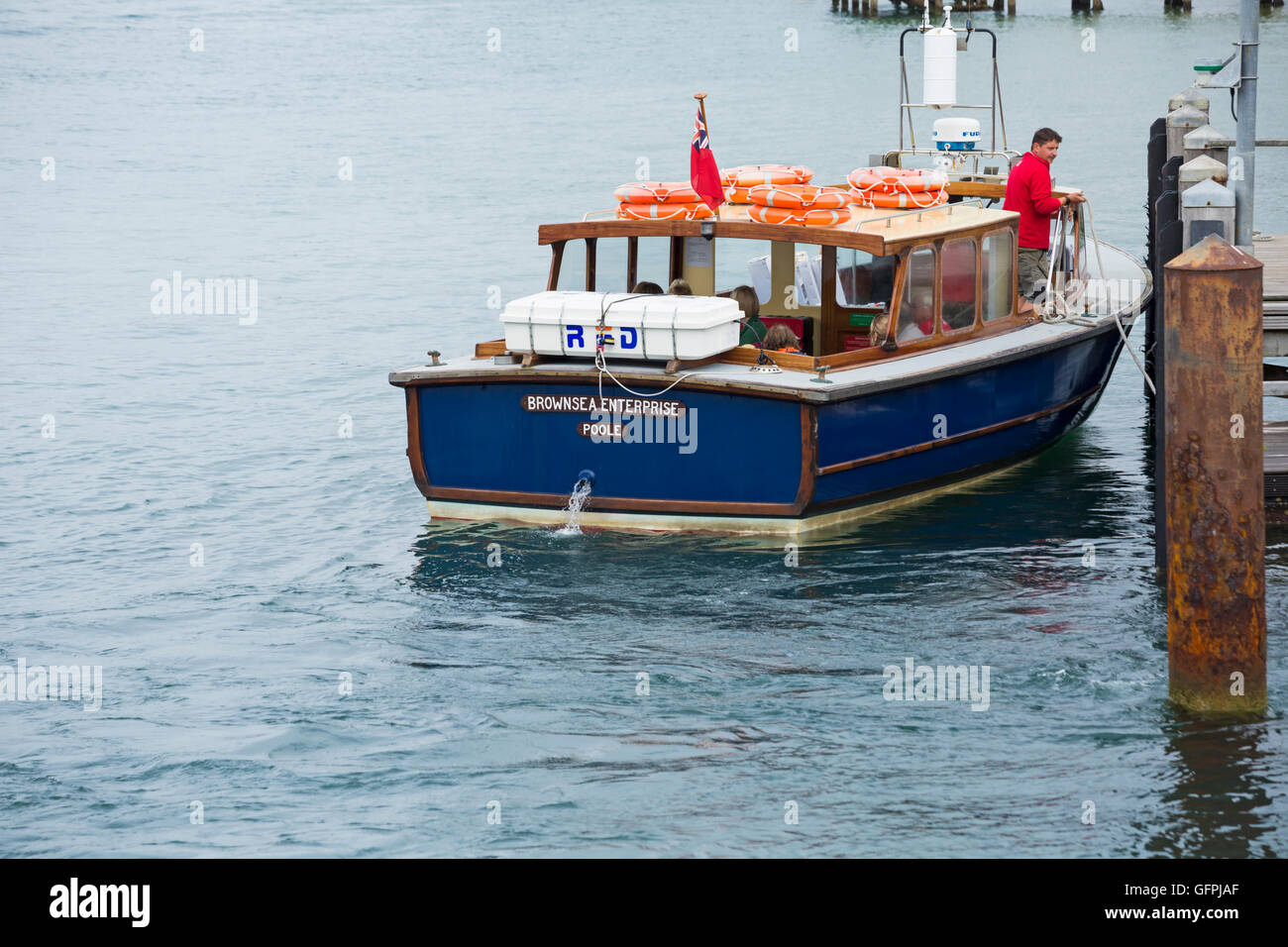 Vessel alongside jetty hi-res stock photography and images - Alamy