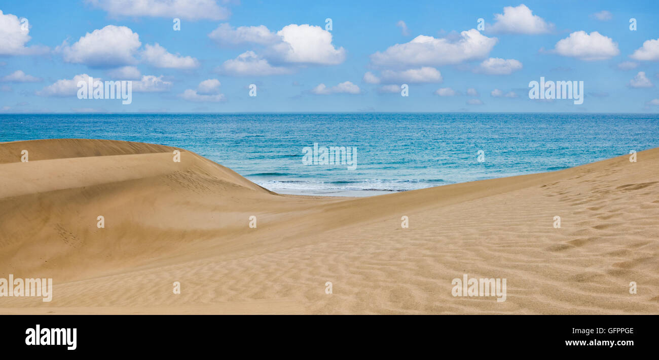 Seif dunes hi-res stock photography and images - Alamy