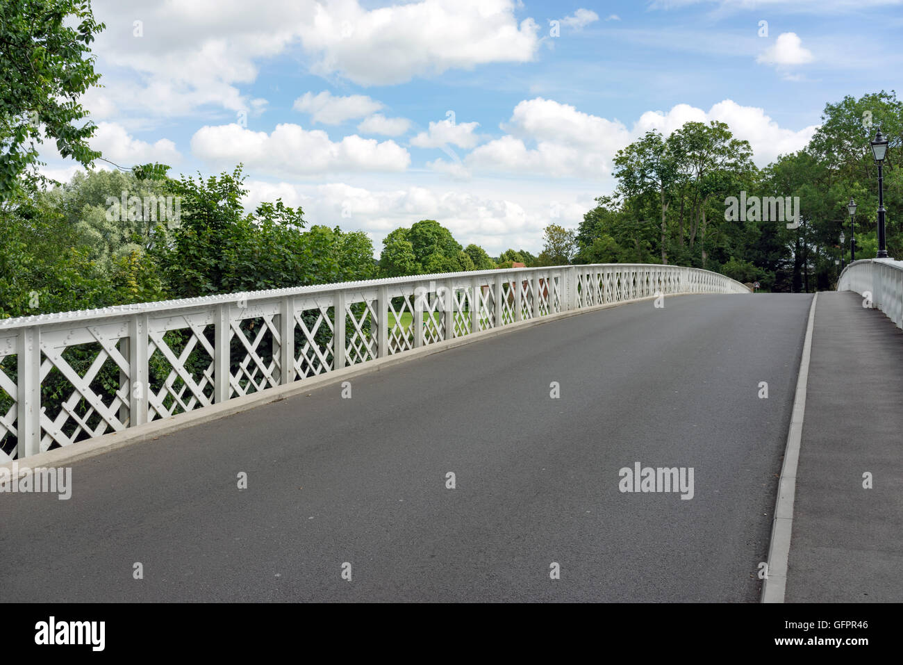 Whitchurch Bridge on the River Thames at Pangbourne in Berkshire Stock ...