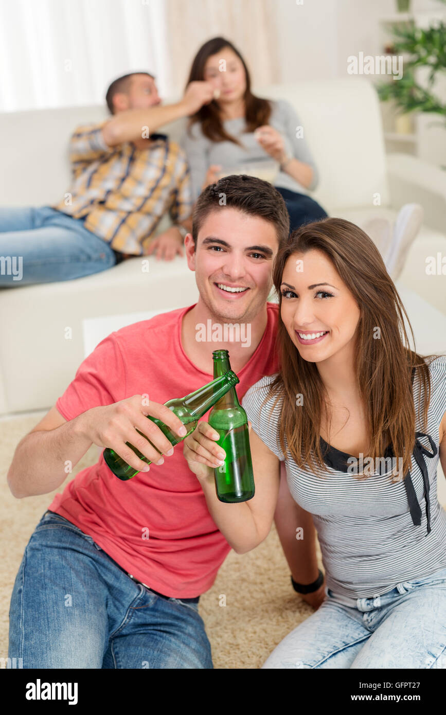 Four men cheers beer hi-res stock photography and images - Alamy