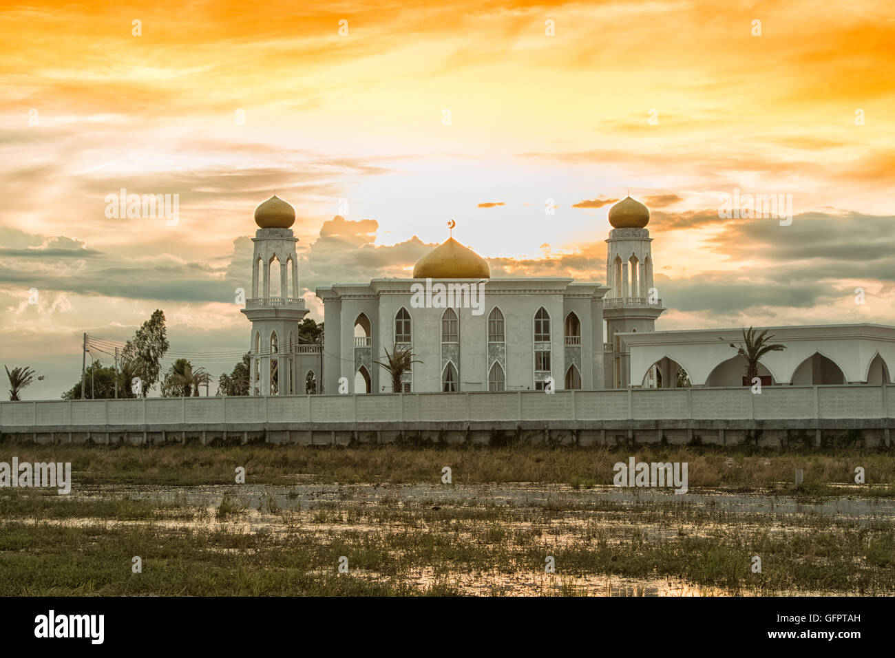 Great mosque for the religion of islam ,Thailand Stock Photo - Alamy