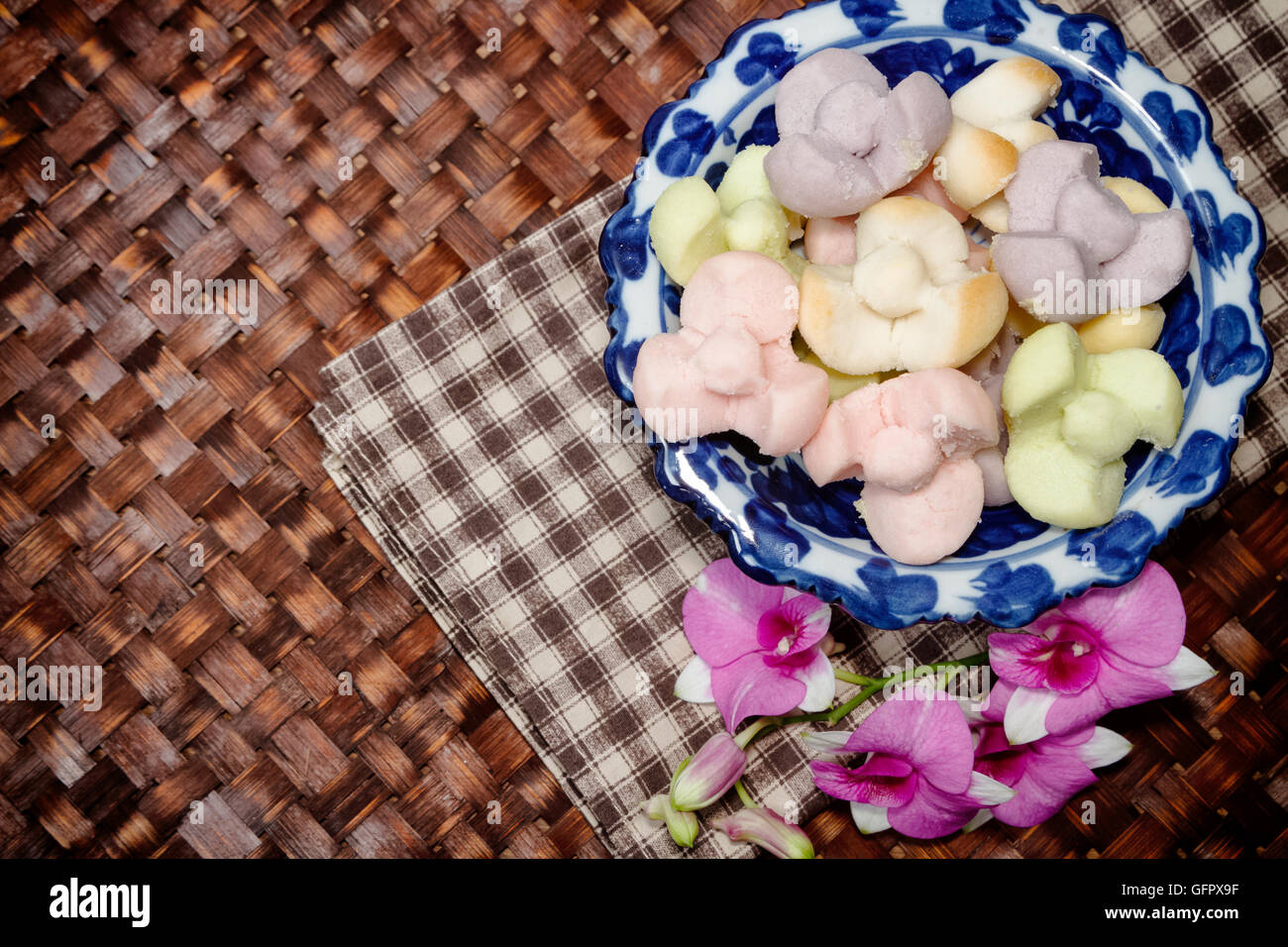 Thai Shortbread Cookies (Khanom Kleeb Lamduan Stock Photo - Alamy