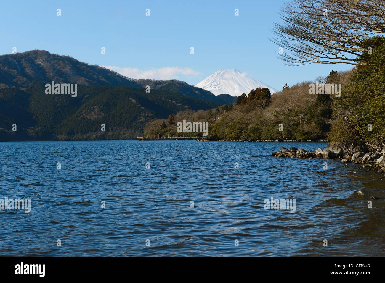 View of Mount Fuji from Lake Ashi in the Winter morning, Hakone, Japan ...