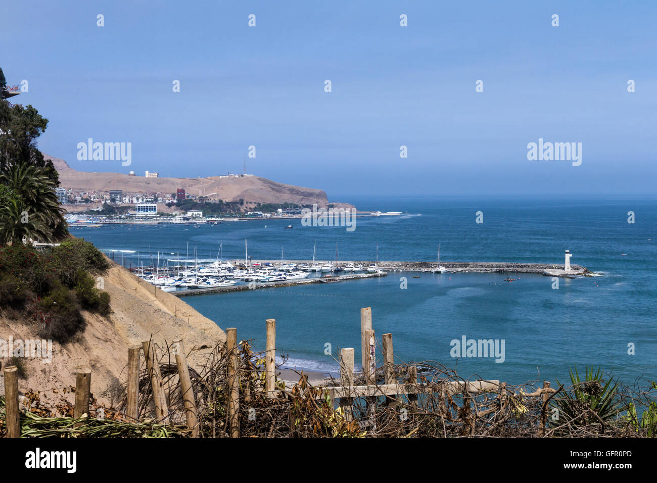 Barranco beach lima hi-res stock photography and images - Alamy