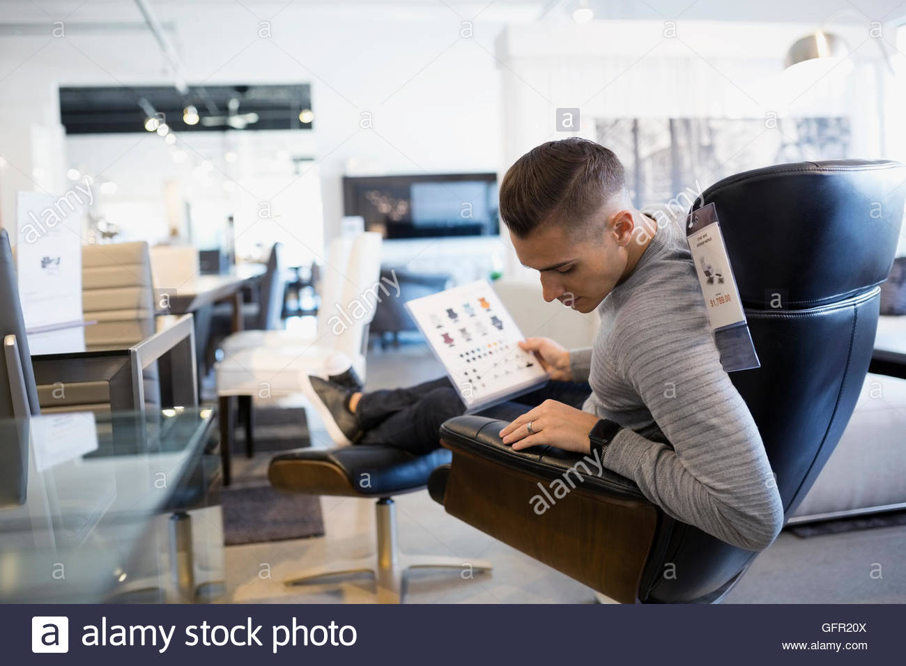 Full furnishings hi-res stock photography and images - Alamy