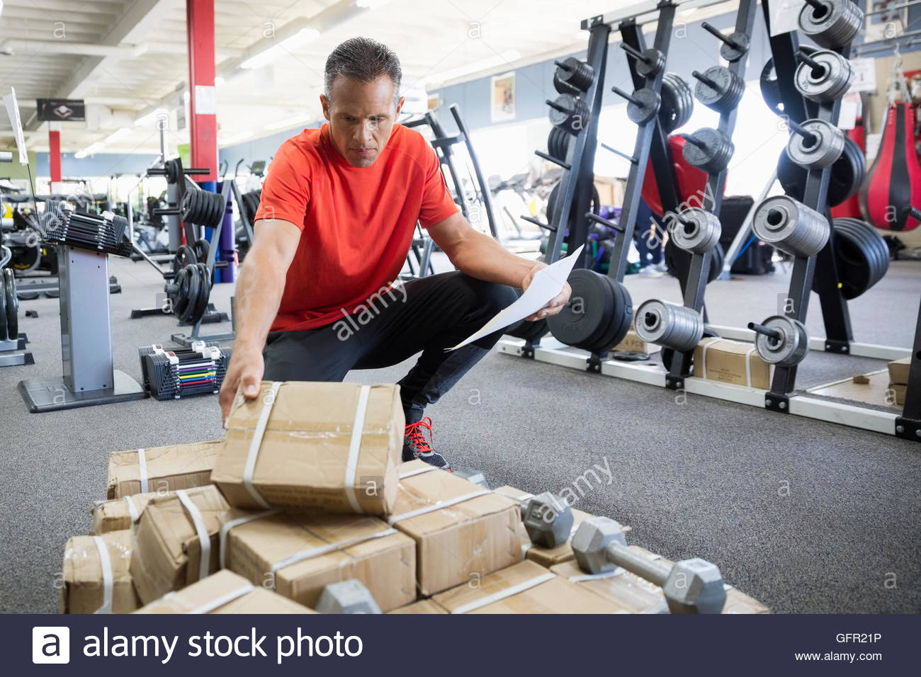 Receiving store hi-res stock photography and images - Alamy