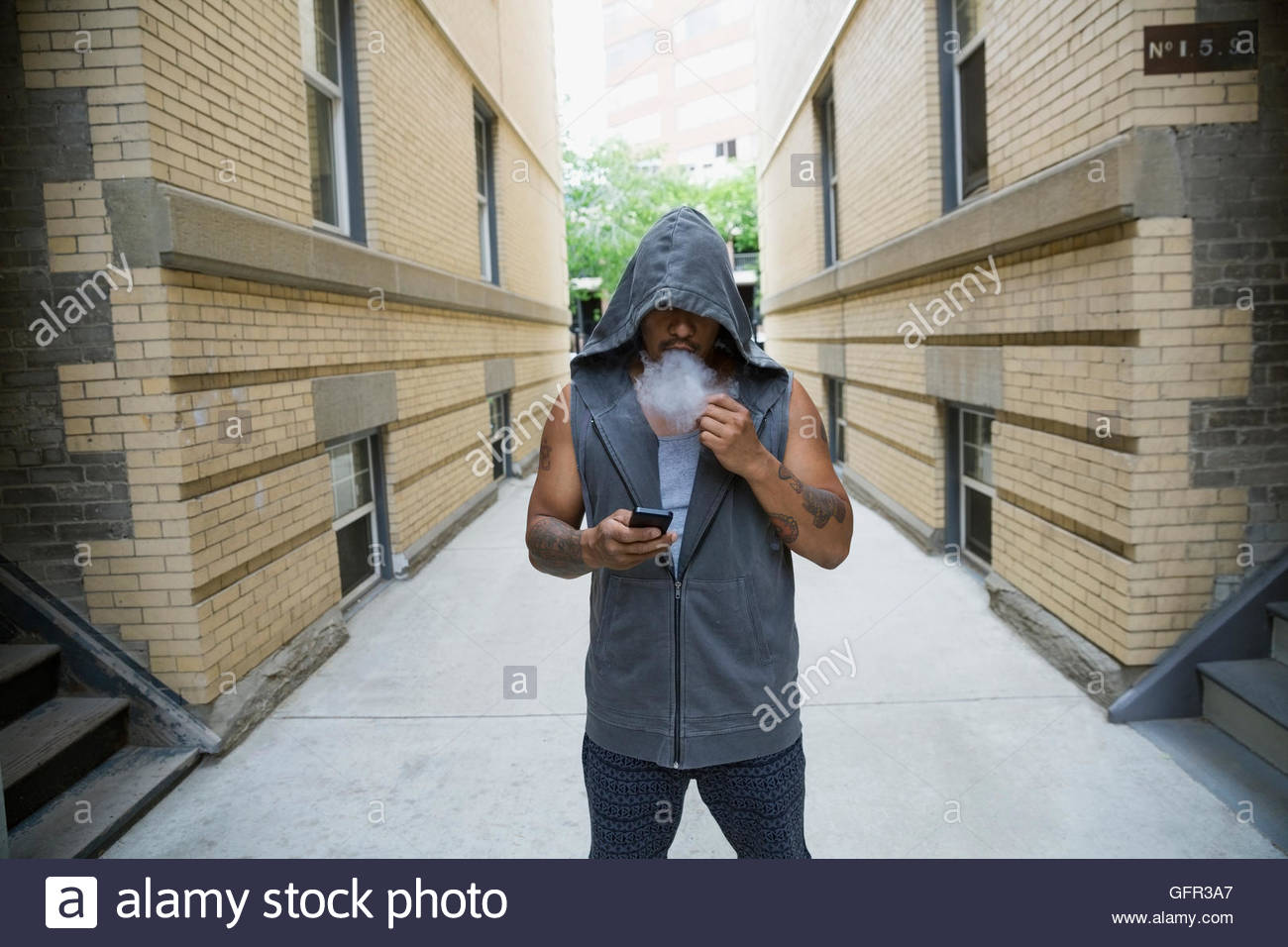 Smoking cell hi-res stock photography and images - Alamy
