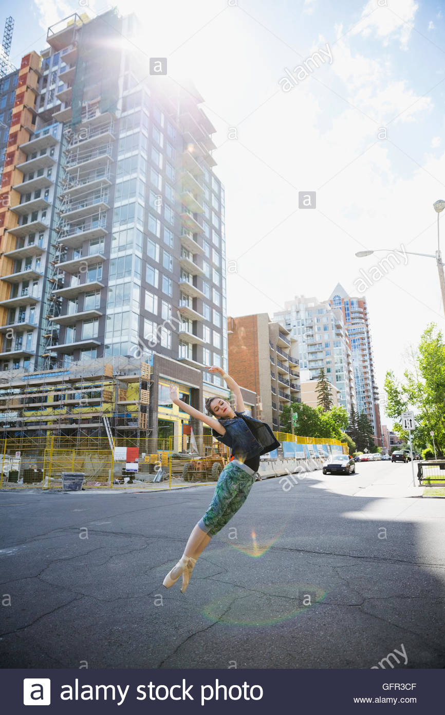 Dancing in the street hi-res stock photography and images - Alamy