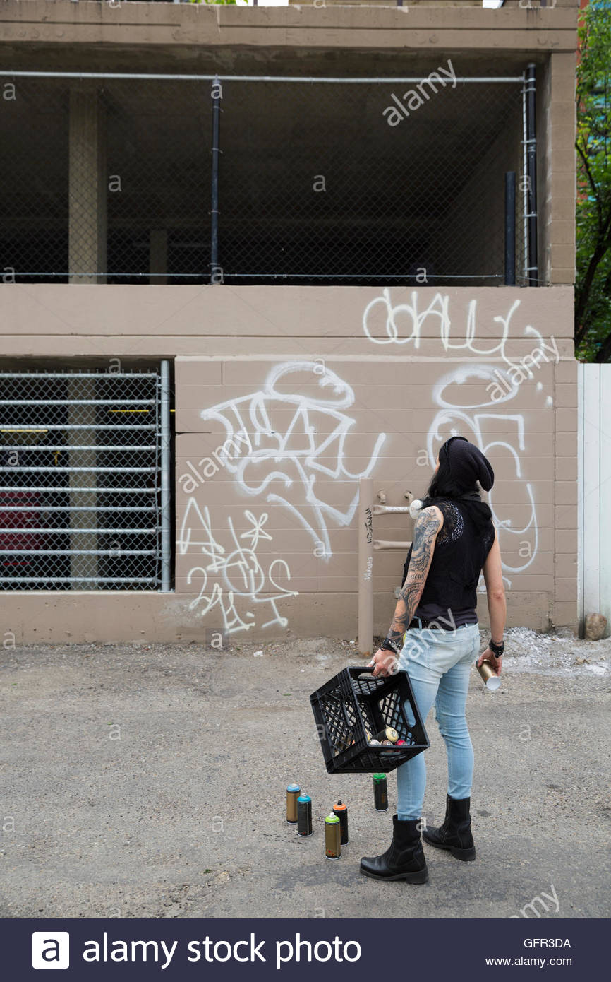 Female graffiti hi-res stock photography and images - Alamy