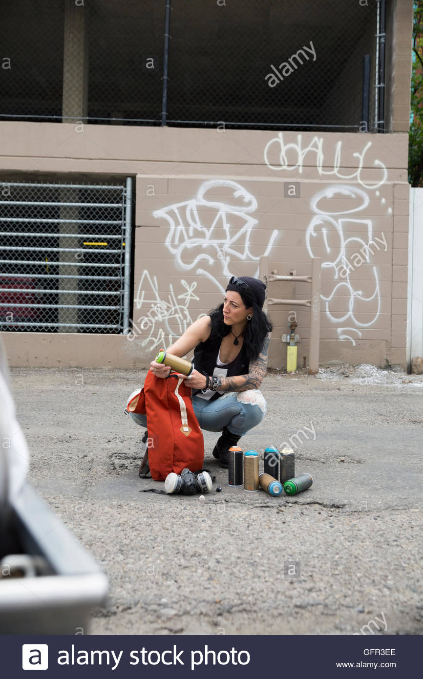 Graffiti of female hi-res stock photography and images - Alamy