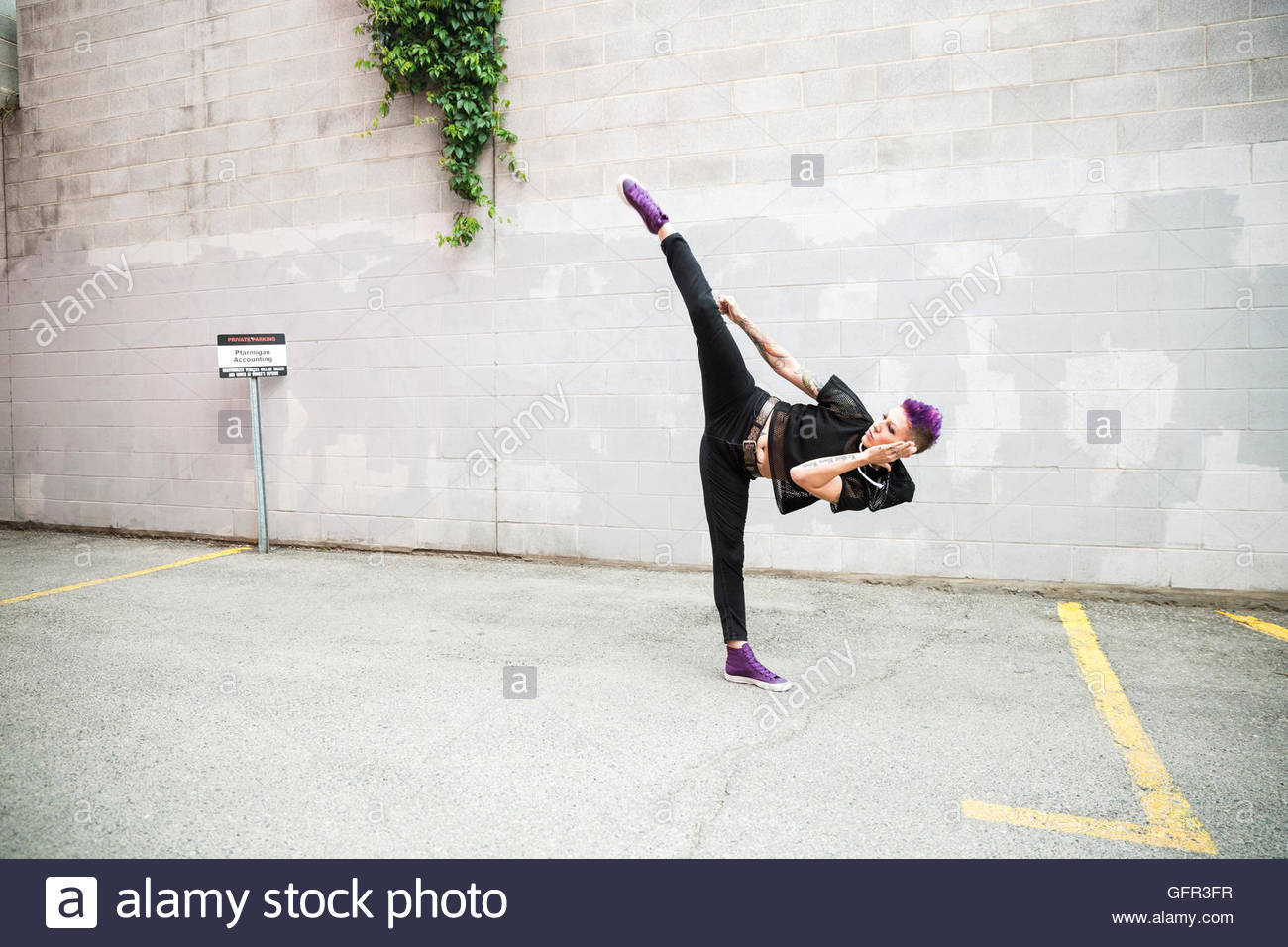 Woman kick legs hi-res stock photography and images - Alamy