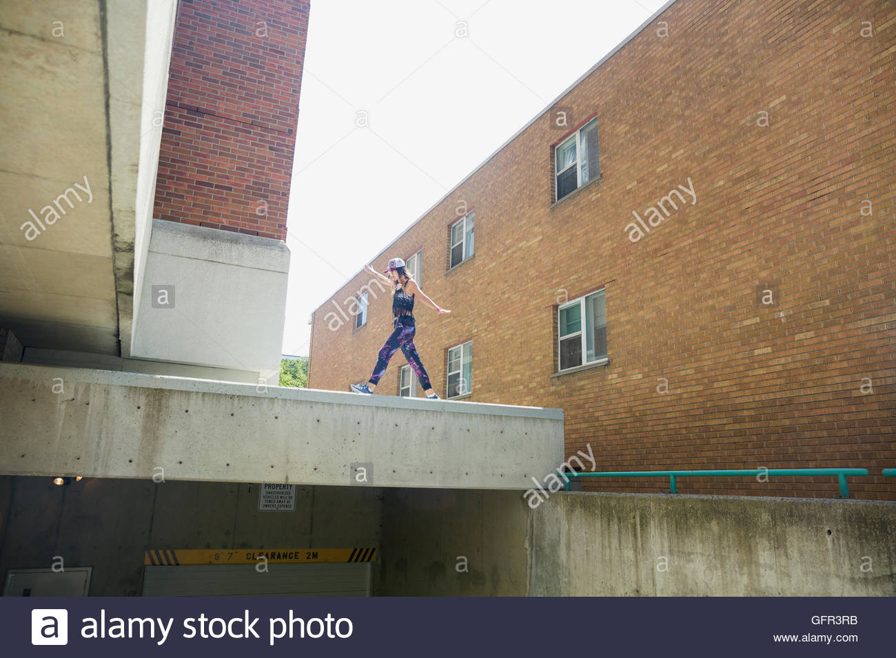 Walking ledge hi-res stock photography and images - Alamy