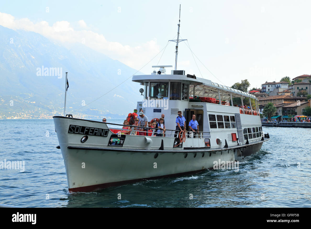 Laghi dei traghetti hi-res stock photography and images - Alamy