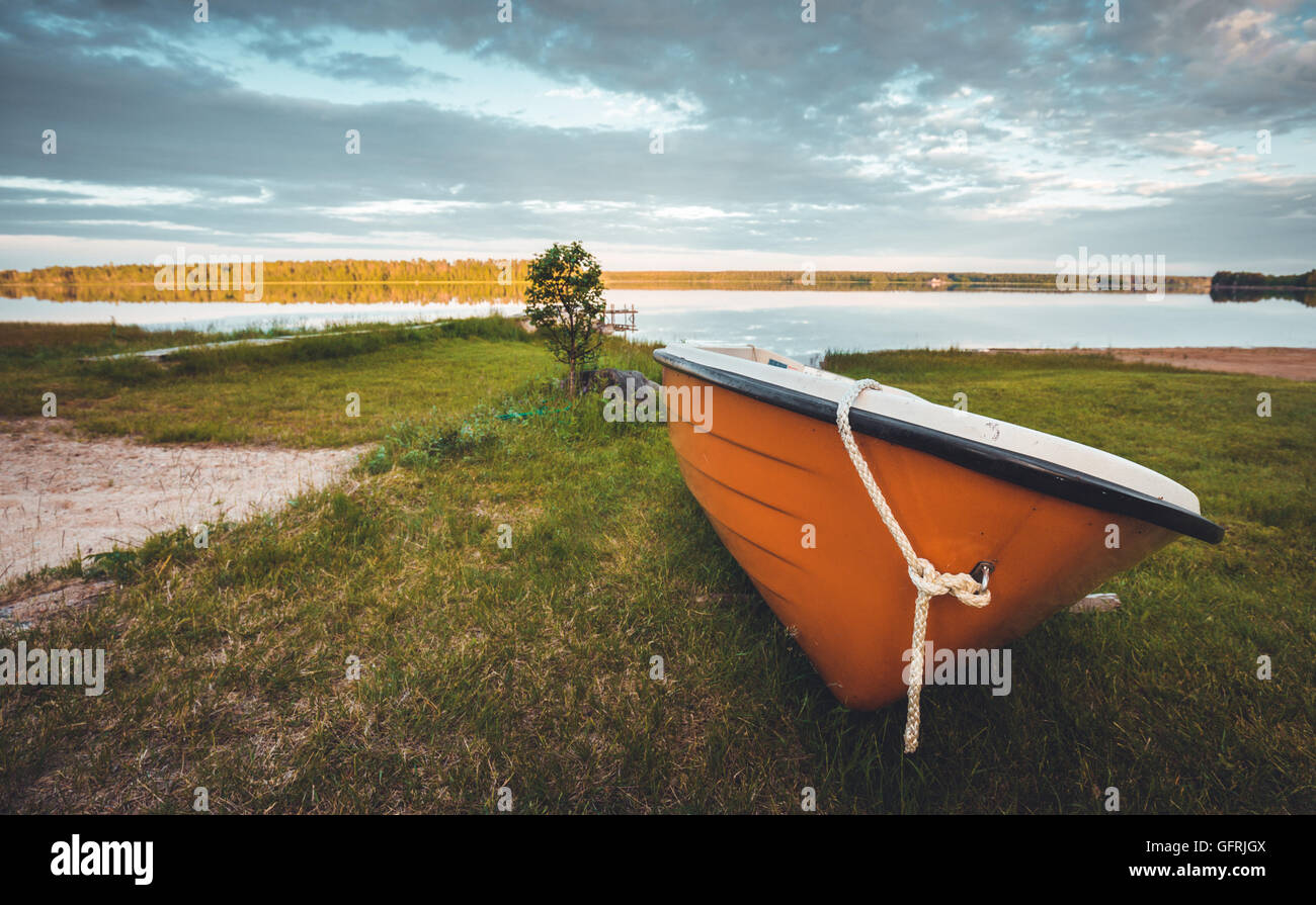 Vintage rowing boat hi-res stock photography and images - Alamy