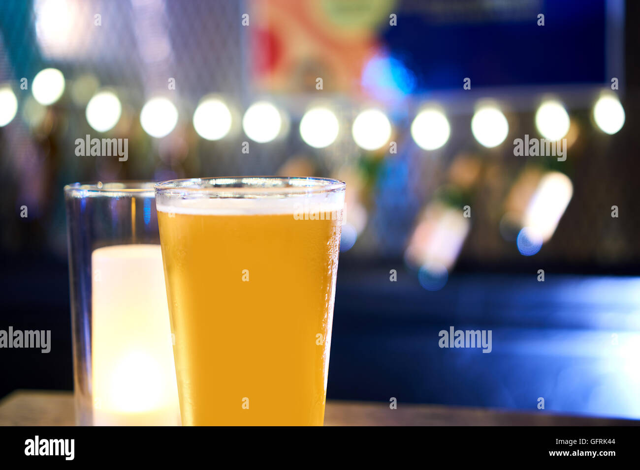 Table full of beer hi-res stock photography and images - Alamy