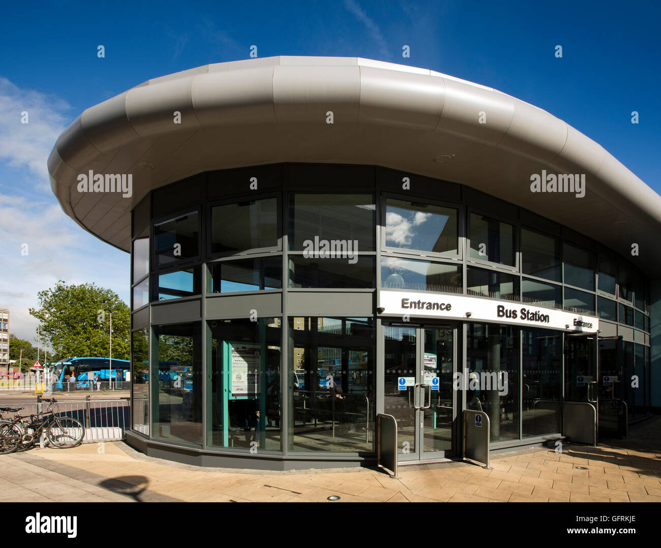 UK, England, Bedfordshire, Bedford, Bus Station, passenger building ...