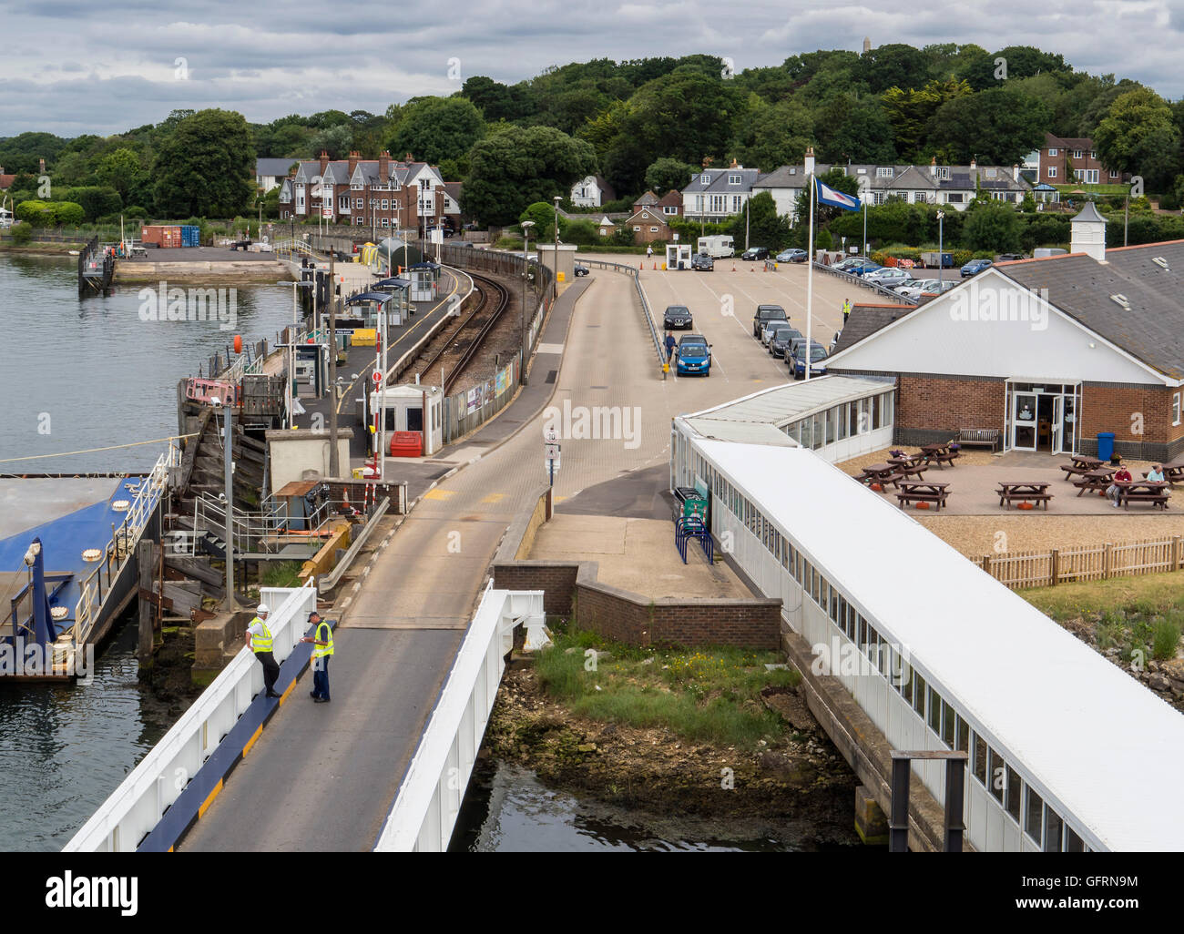 Isle of wight ferry lymington river hi-res stock photography and images ...