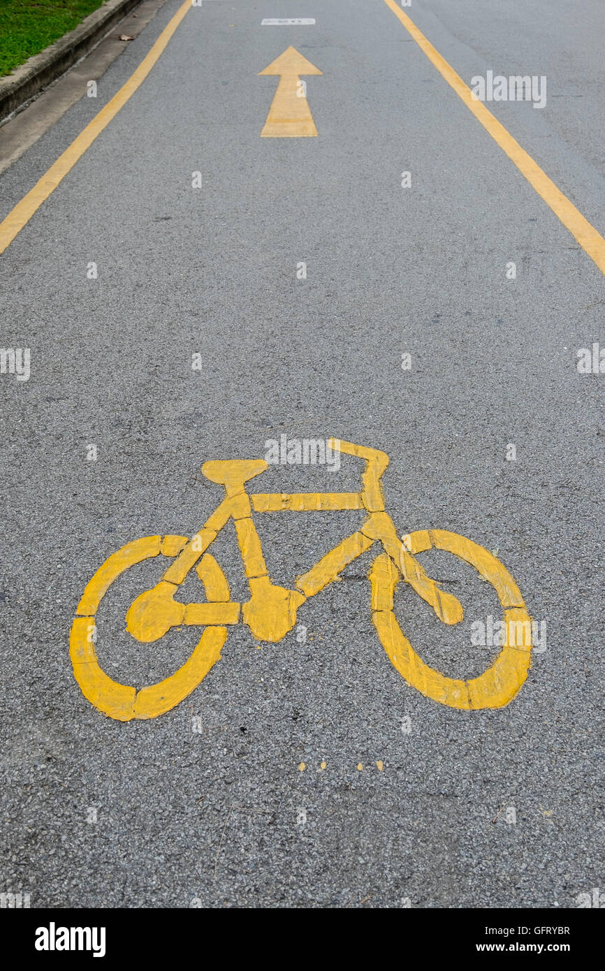 bicycle sign path on the road Stock Photo - Alamy