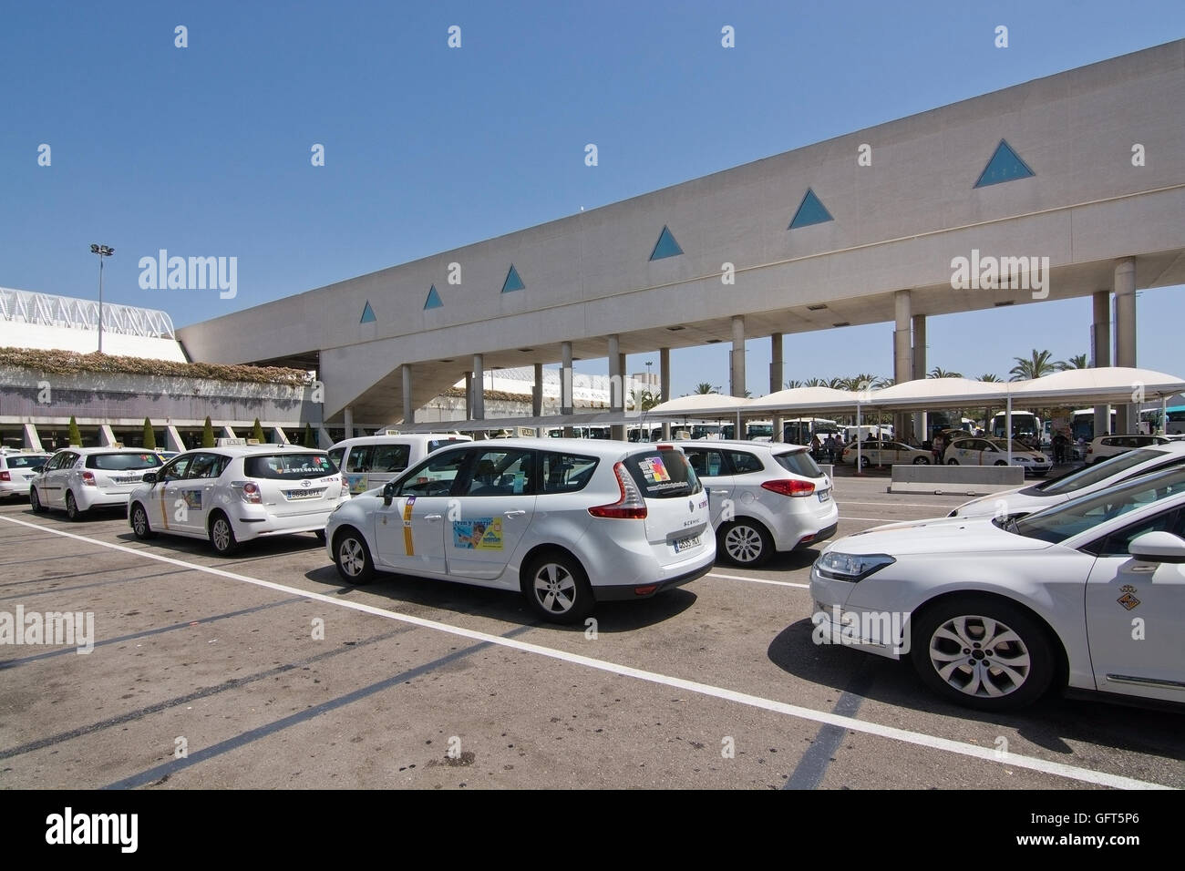 Logistics with buses and transportation details outside the airport on ...