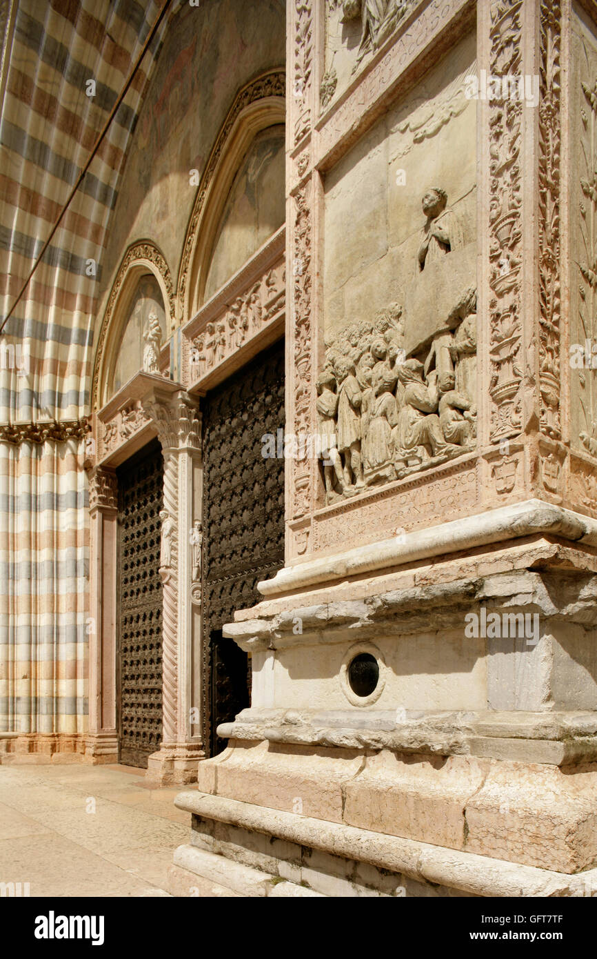 Doorway into the gothic styled Dominican Basilica di Sant'Anastasia ...
