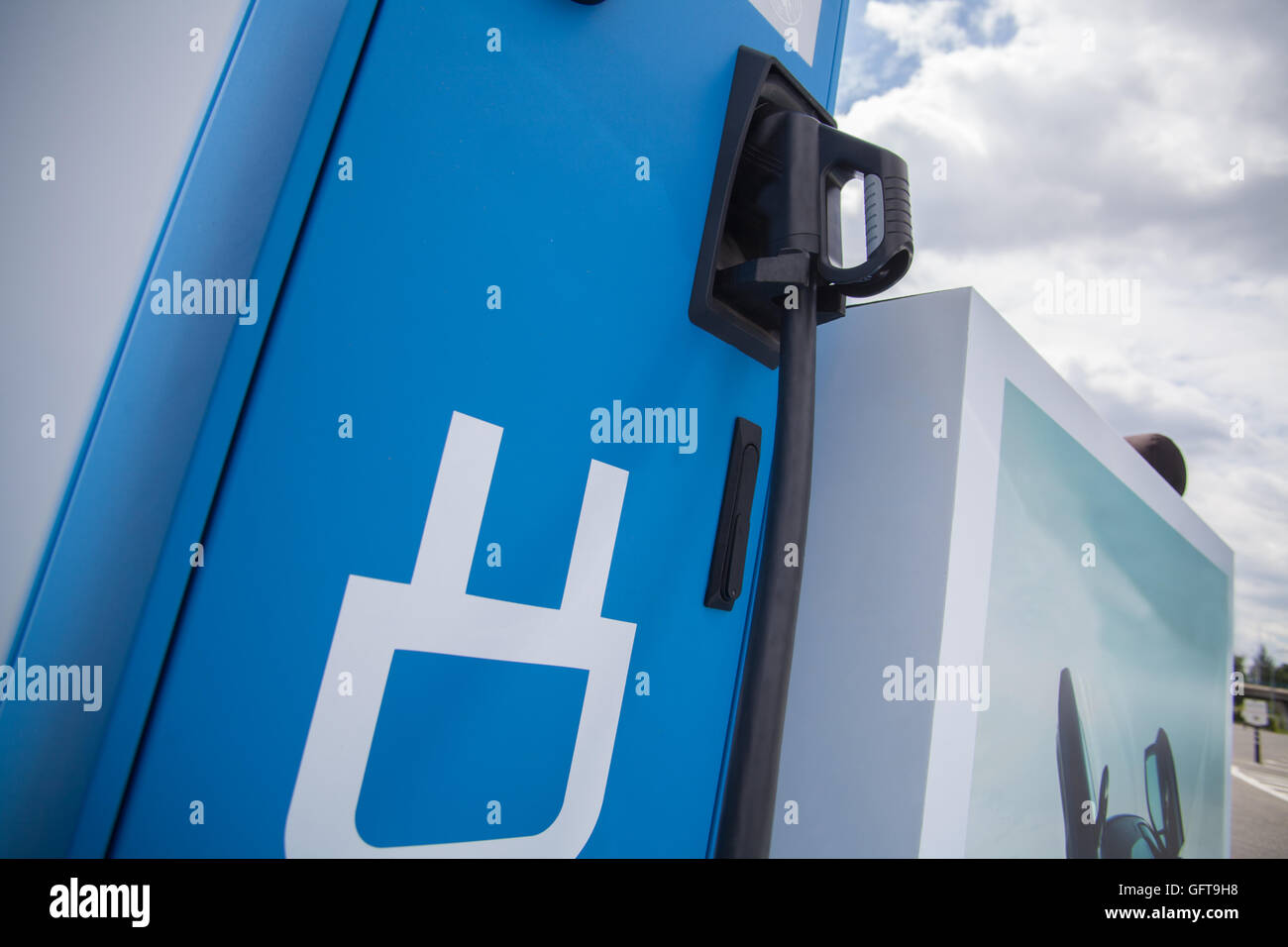 Color image of a charging station for electric cars Stock Photo - Alamy