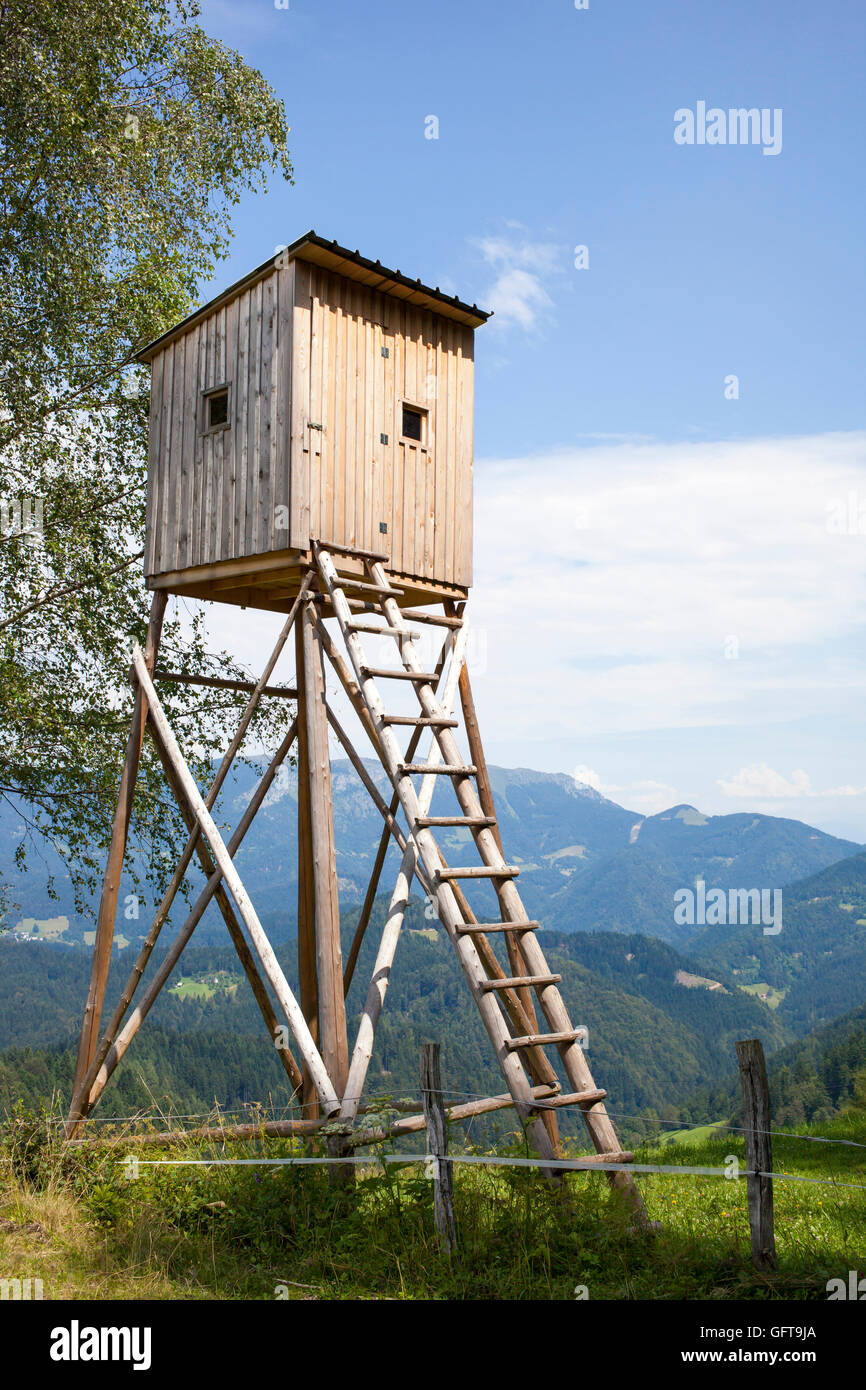 Hunters cabin hi-res stock photography and images - Alamy