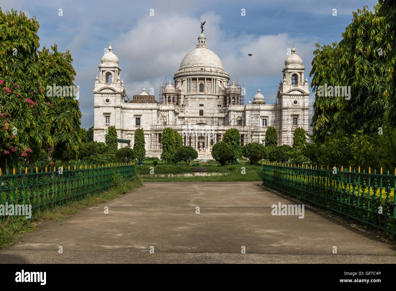 Victoria Memorial a large marble building in Kolkata (Calcutta ...
