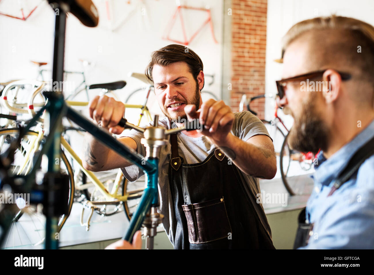 Cycle repair hi-res stock photography and images - Alamy