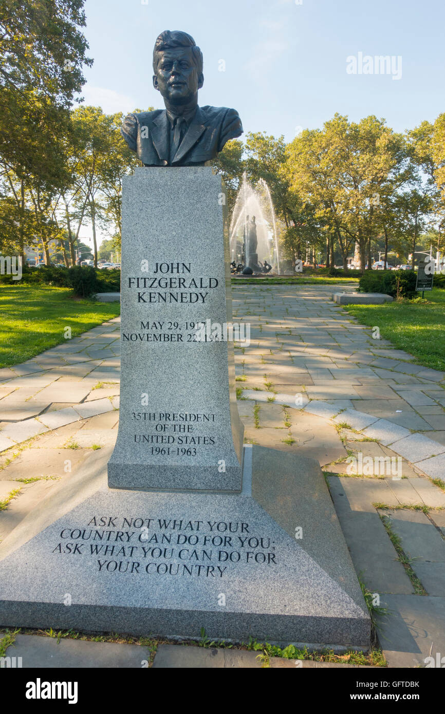 JFK statue Brooklyn NYC Stock Photo - Alamy
