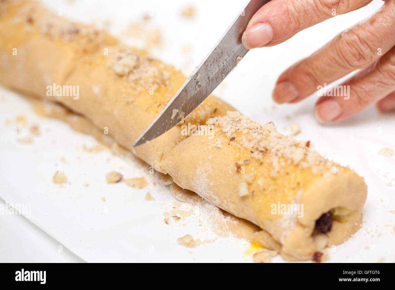 Strudel dough hi-res stock photography and images - Alamy