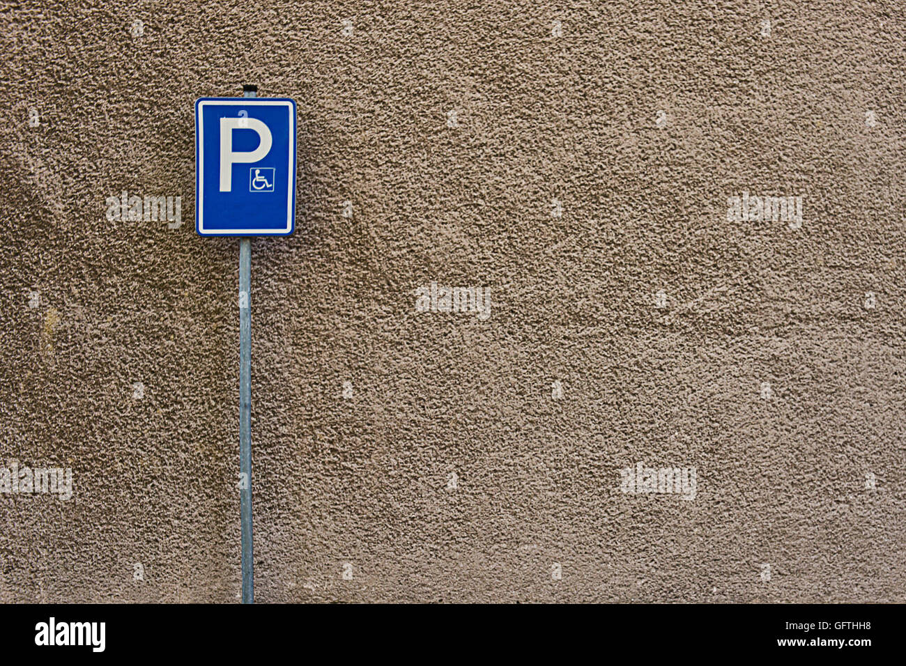 parking sign reserved for disabled Stock Photo - Alamy