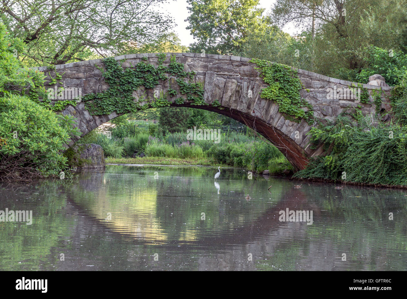 Gapstow Bridge is one of the icons of Central Park, Manhattan in New ...