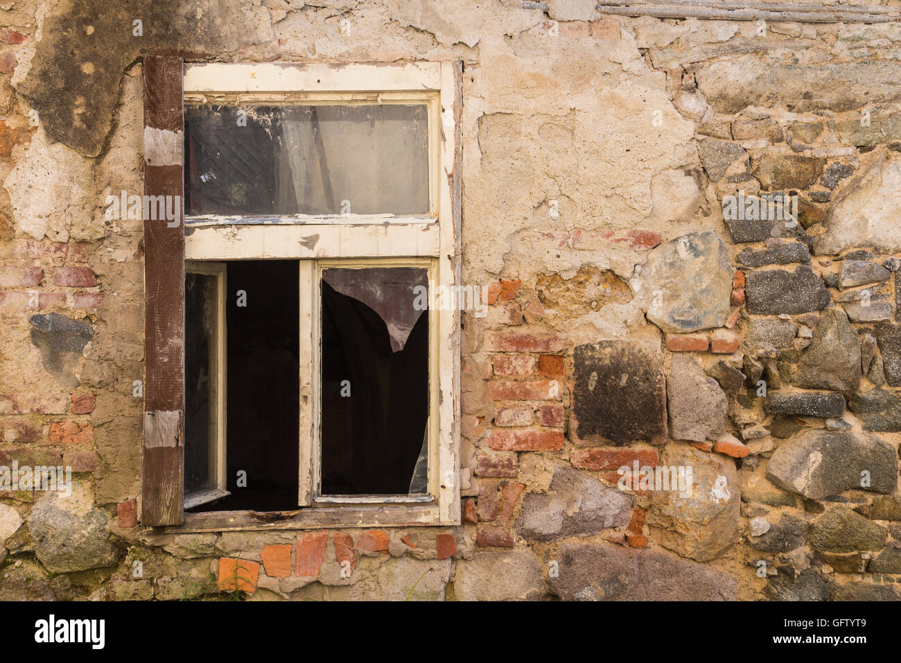 Scratched window hi-res stock photography and images - Alamy